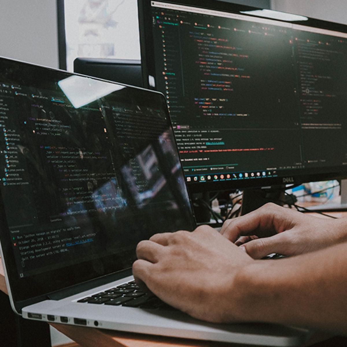CONFÉRENCE | FIC 2023 - Live Hacking Sessions : 2033, La Guerre des IA ... CONFÉRENCE | FIC 2023 - Live Hacking Sessions : 2033, La Guerre des IA ...